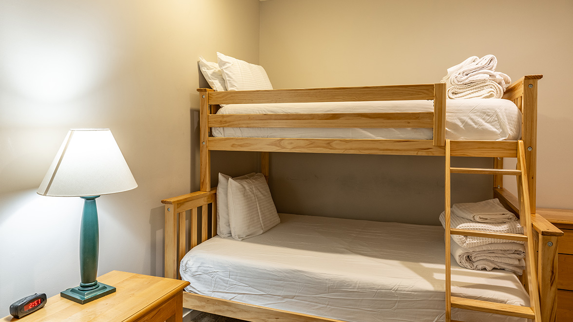 Hotels & Vacation Rentals | Long Trail House | Stratton Resort