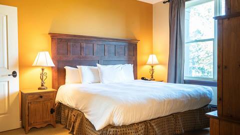 Vacation Rentals | Rising Bear Lodge | Stratton Vermont