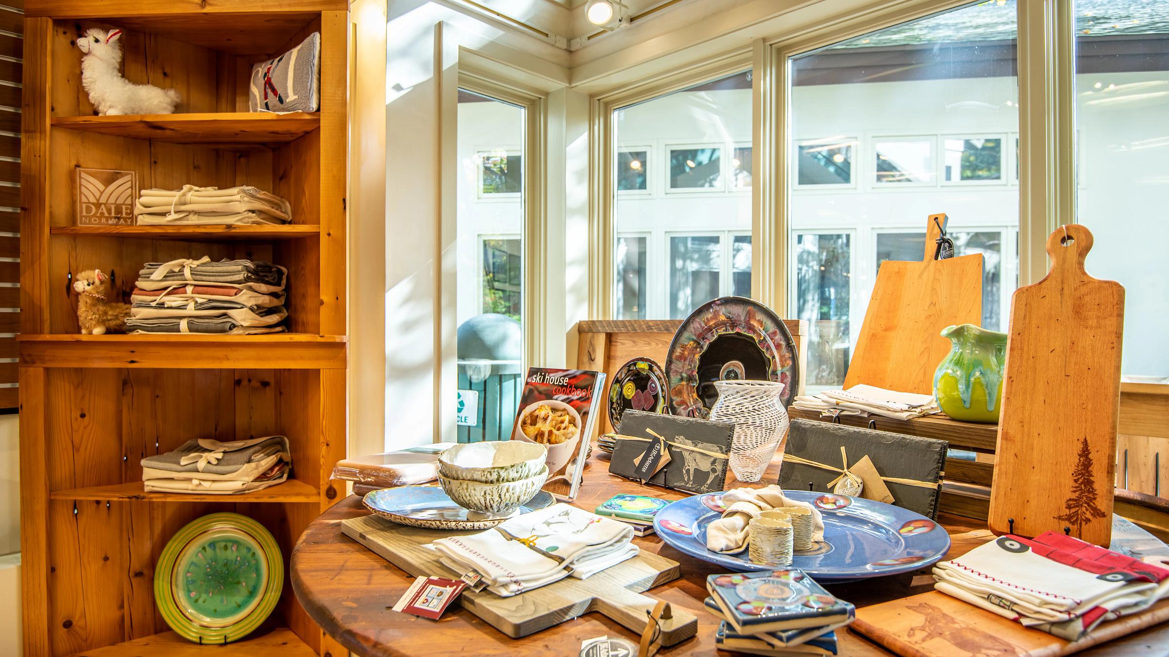 The Dashing Bear Boutique | Stratton Mountain Resort