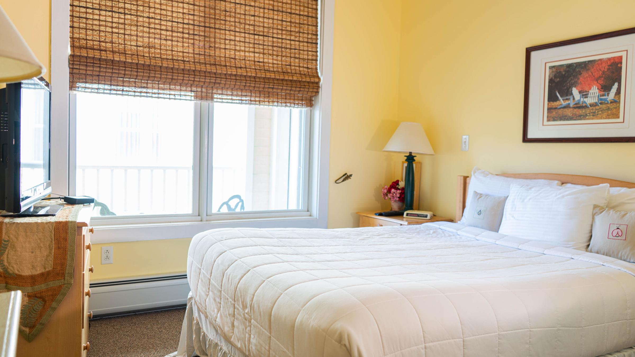 Hotels & Vacation Rentals | Long Trail House | Stratton Resort