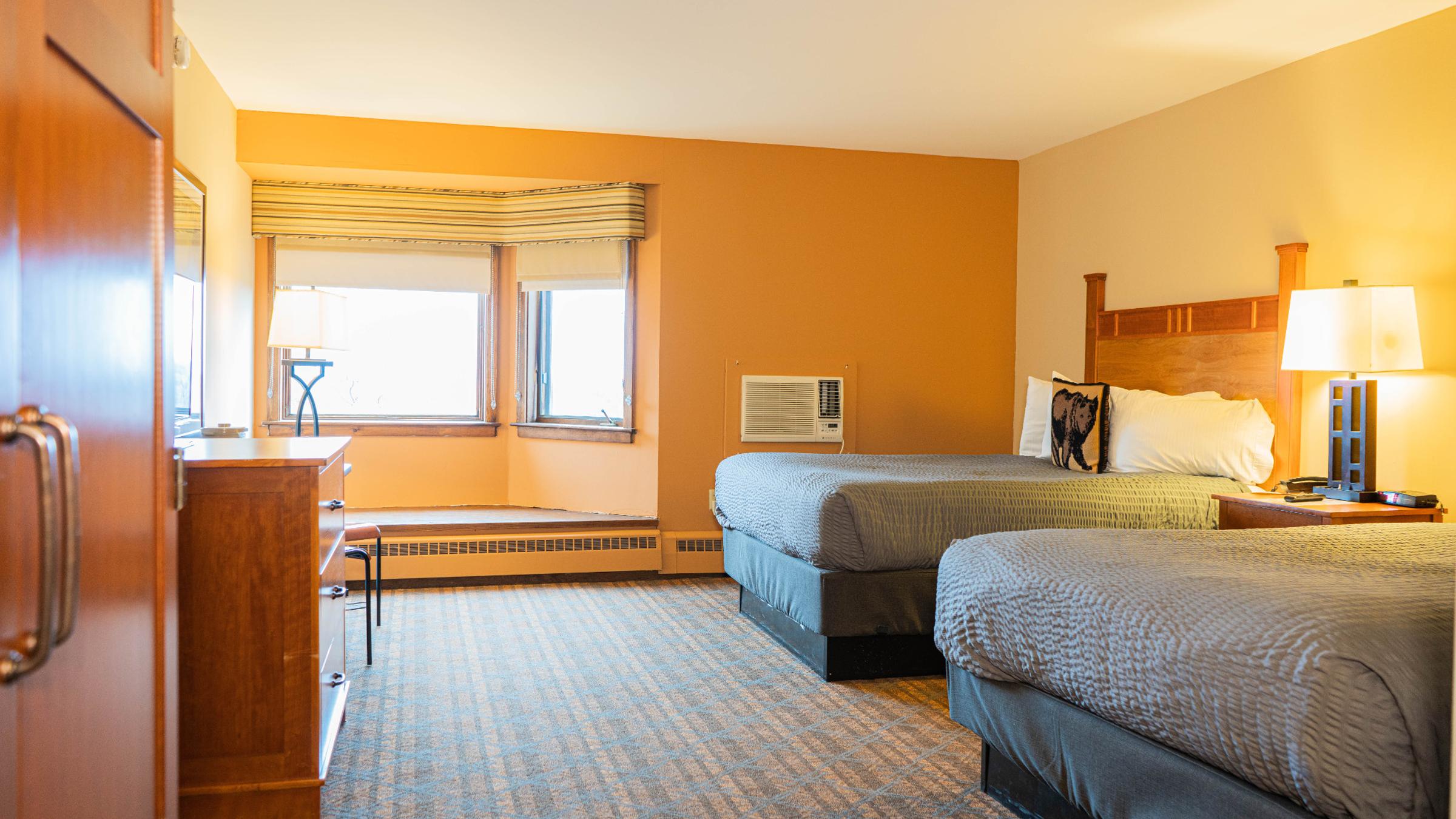 Hotels & Vacation Rentals | Black Bear Lodge | Stratton Mountain